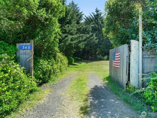360 Ocean Shores Blvd SW, Ocean Shores, WA 98569