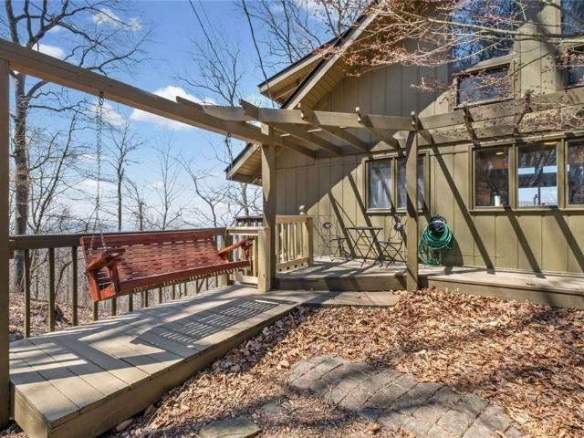 360 Locust Trail