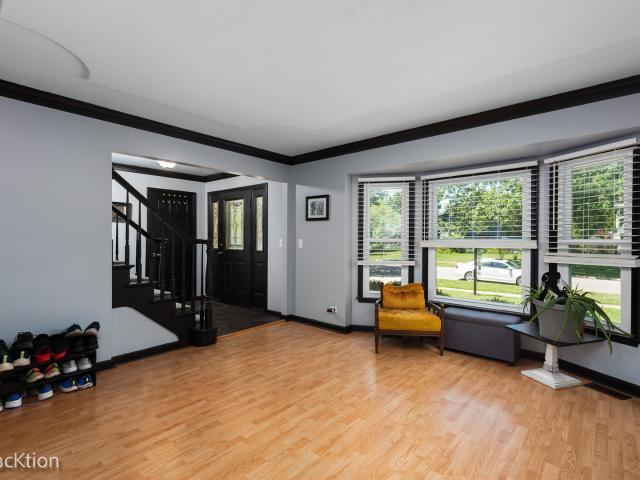 360 Lakeview Drive