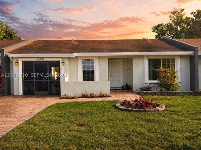360 Lakewood Cir E, Margate, FL 33063