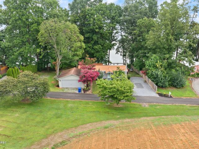 360 Maple Dr