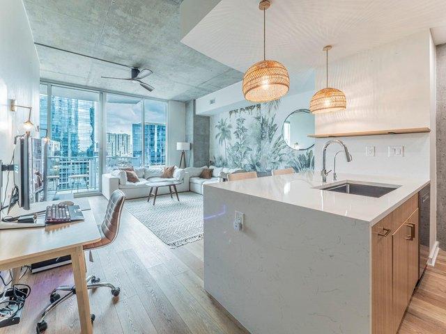 360 Nueces St Apt 1018, Austin, TX 78701