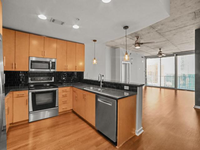 360 Nueces St # 1805