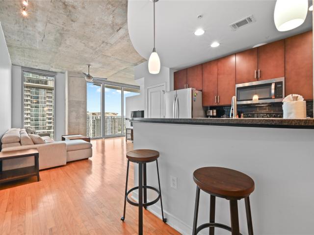 360 Nueces St # 2706