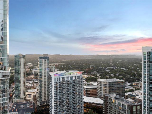 360 Nueces St # 3910