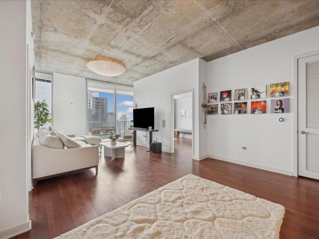 360 Nueces St # 3309