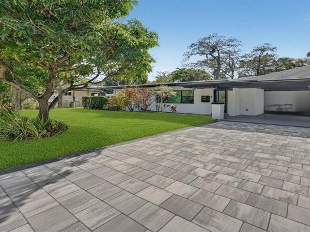 360 NW 33rd St, Oakland Park, FL 33309