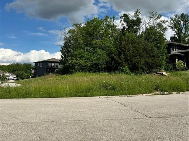 360 S Overlook St, Olathe, KS 66061 | MLS #2552