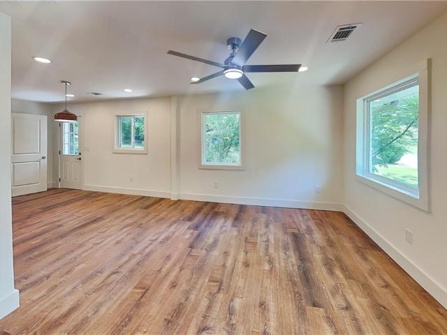360 Simpson Terrace NW