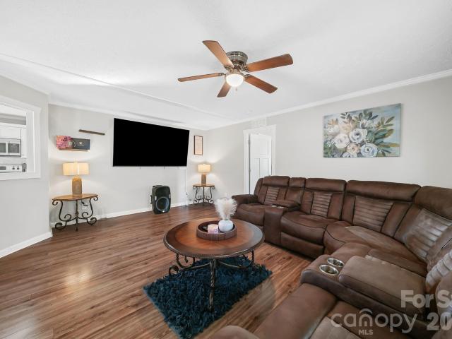 360 Sparkleberry Lane