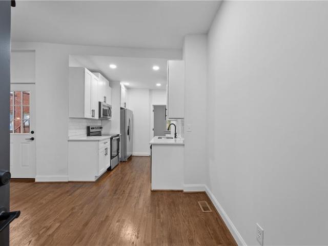 360 Ponce De Leon Avenue NE 4