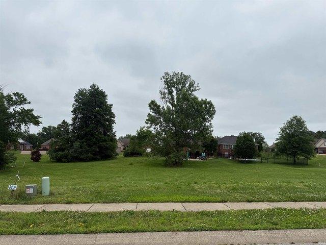 360 Persimmon Cir, Boonville, IN 47601