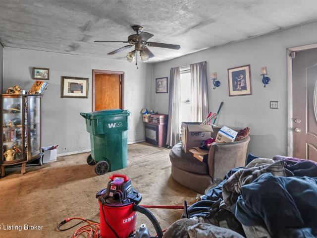 360 Pine Oak Dr