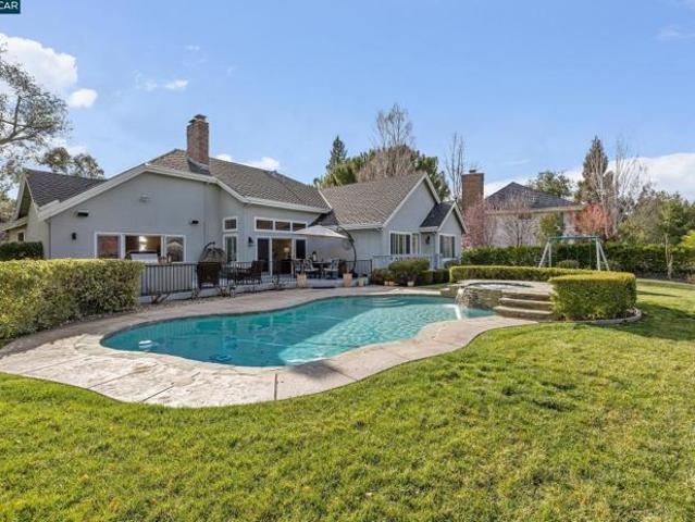 360 Red Maple Dr, Danville, CA 94506