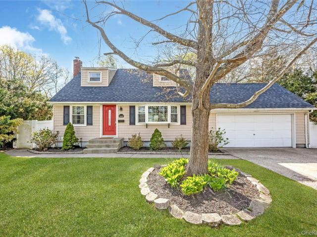 360 Renee Dr, Bayport, NY 11705 | MLS #964164 | Compass