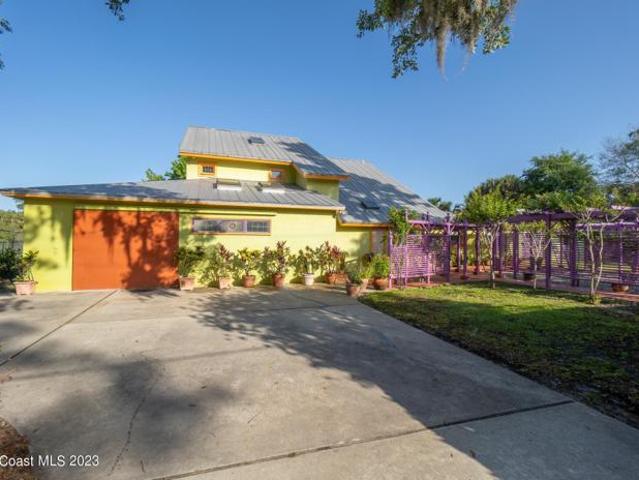 360 Rest Haven Rd, Geneva, FL 32732