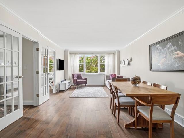 360 W 22nd St Apt 8M, New York, NY 10011