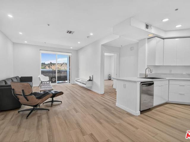 360 W Avenue 26 236