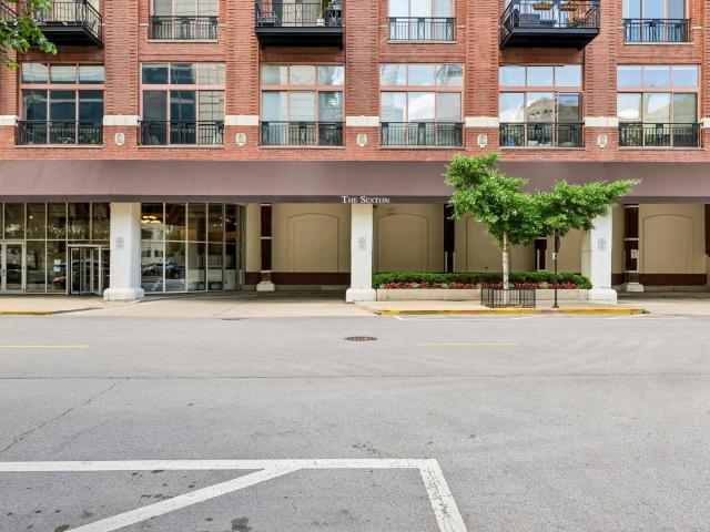 360 W Illinois Street # 308