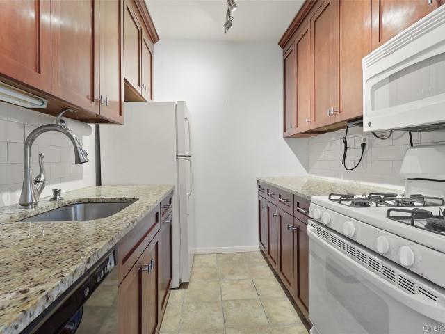 360 Westchester Avenue 623