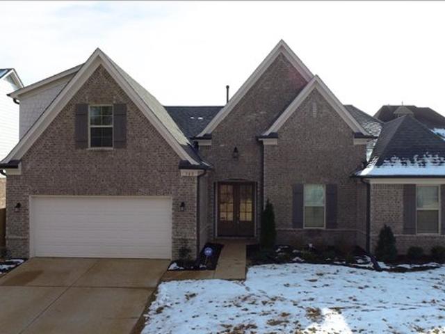 360 Whispering Creek Dr, Oakland, TN 38060