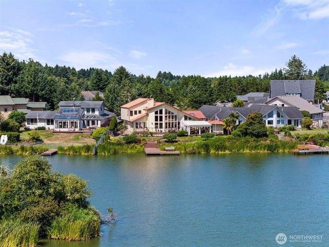 360 Wildwood Ave SE, Ocean Shores, WA 98569