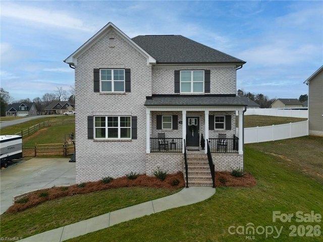 360 Wynnfall Dr, Lexington, NC 27295