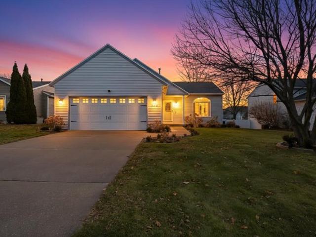 360 Tall Grass Dr, Cedar Springs, MI 49319