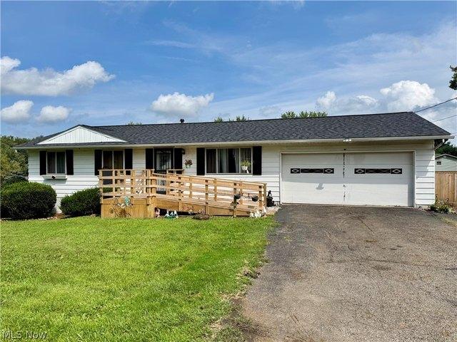 360 Trump Ave NE, East Canton, OH 44730