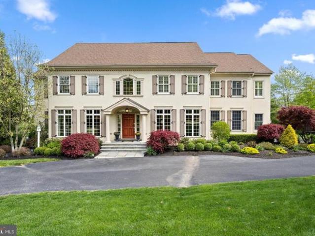 360 Trillium Ln, Wayne, PA 19087