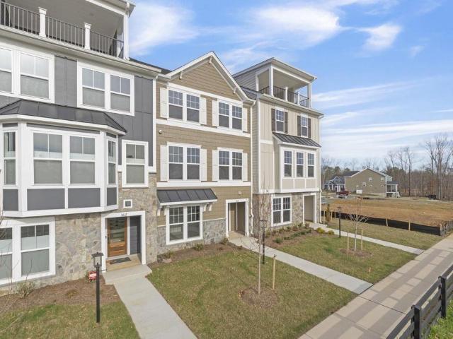 3614 Hilah Ln
