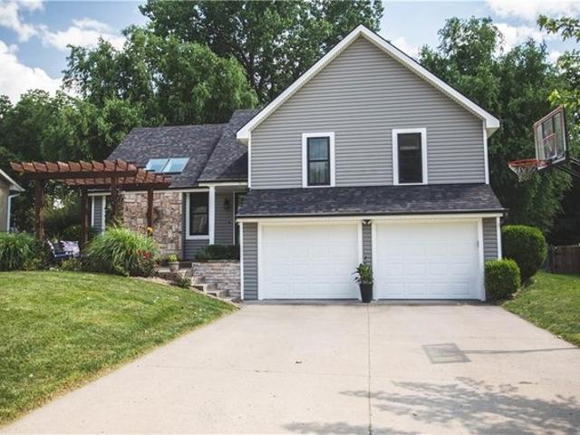 3614 Robin Ln, Saint Joseph, MO 64506