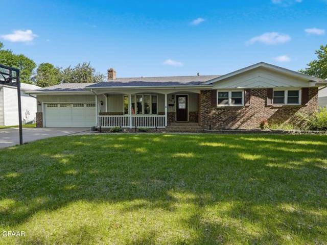 3614 12th Ave N, Grand Forks, ND 58203