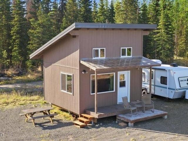 36150 Cottontree Ln, Sterling, AK 99672