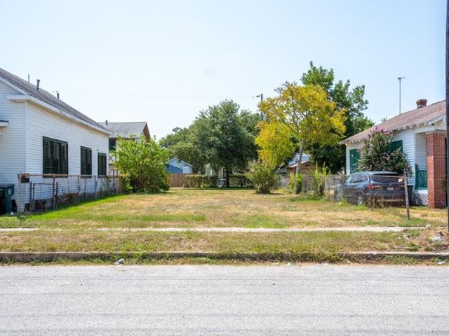 3615 Avenue N, Galveston, TX 77550