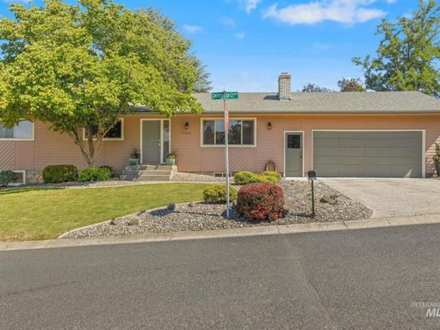 3615 Country Club Dr, Lewiston, ID 83501