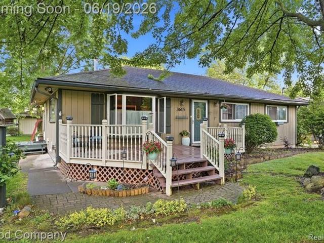 3615 Hazelton Ave, Rochester Hills, MI 48307