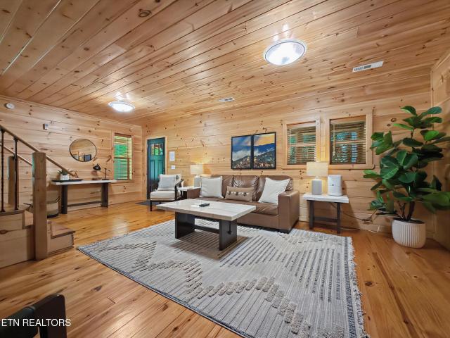 3616 Henry Town Rd