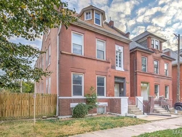3616 Russell Blvd, Saint Louis, MO 63110