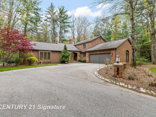 3616 White Pine Way St, Midland, MI 48640
