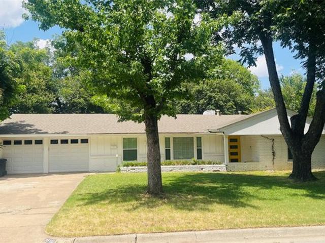 3616 Wooten Dr, Fort Worth, TX 76133