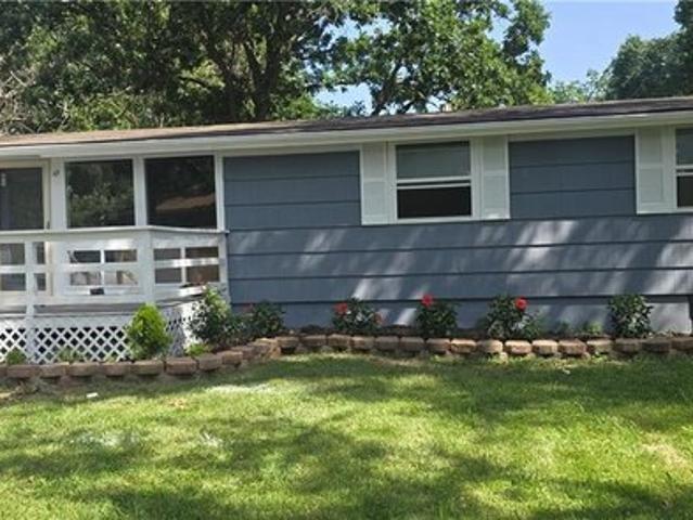 3617 NE Cypress Dr, Kansas City, MO 64117