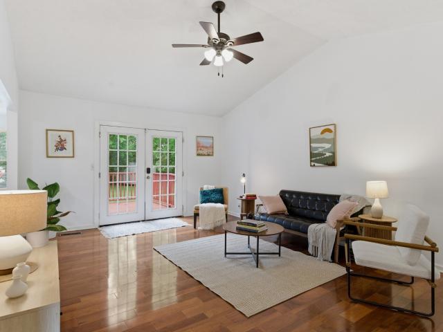 3617 Donna Kay Dr