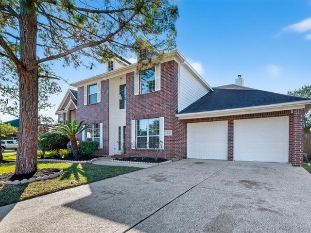 3618 Miraglen Dr, Pearland, TX 77584