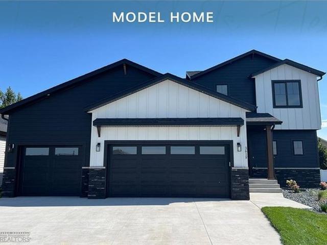 3618 Decorah Way S, Fargo, ND 58104