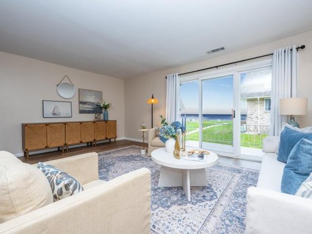 3618 Lakeshore Dr Unit 8, Saint Joseph, MI 49085