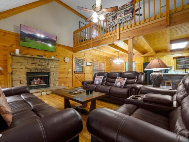 3619 Country Pines Way