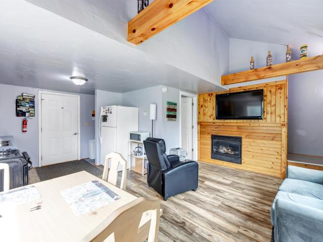 3619 zirbel road