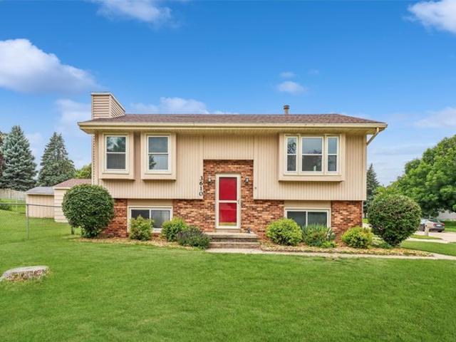 3610 Melanie Dr, Urbandale, IA 50322