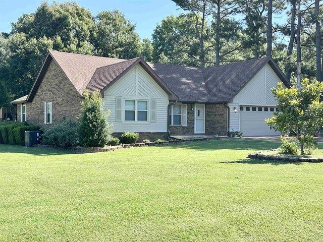 3610 Oak Vista Dr, Jonesboro, AR 72405